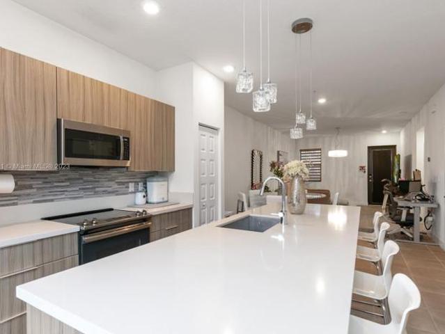 7855 104th Ave NW #25, Doral, FL 33178