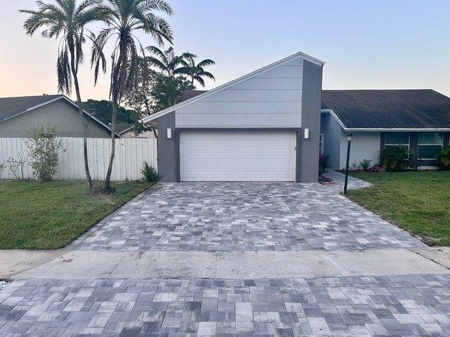7851 NW 5th Pl, Plantation, FL 33324