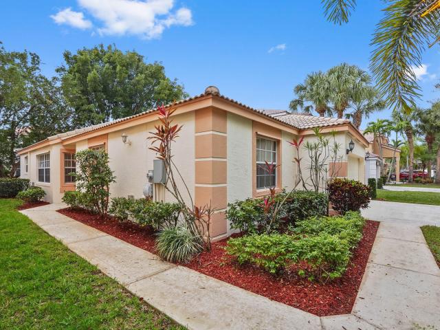 7851 Oak Grove Cir, Lake Worth, FL 33467 | MLS #B26004