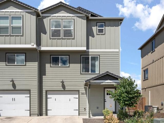 7851 28th St, White City, OR 97503