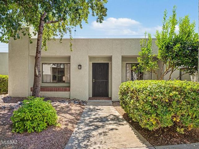 7852 N LA Canada Dr, Tucson, AZ 85704