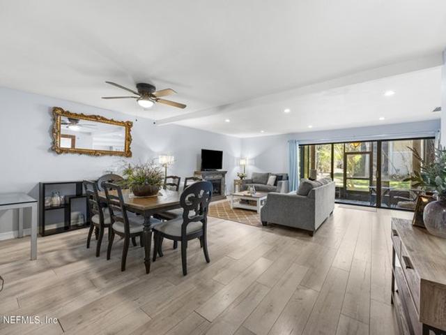 7852 Playa Del Rey Ct, Jacksonville, FL 32256