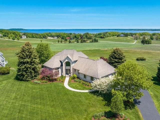 7852 Underwood Rdg, Traverse City, MI 49686