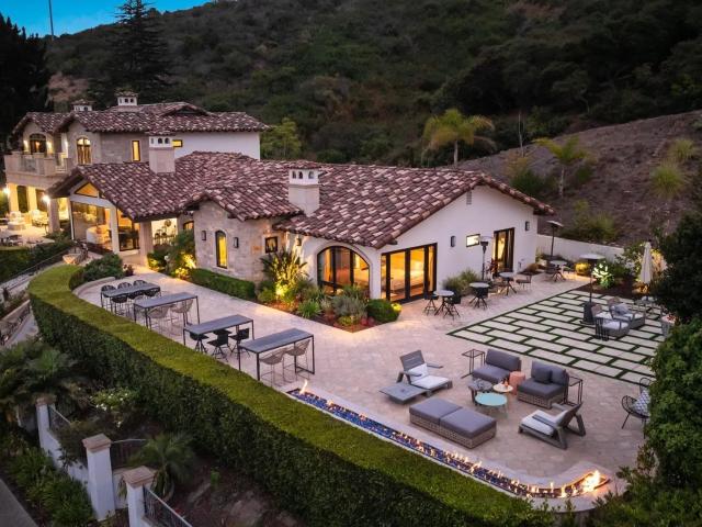 7853 Via Capri, La Jolla, CA 92037 | MLS #250043