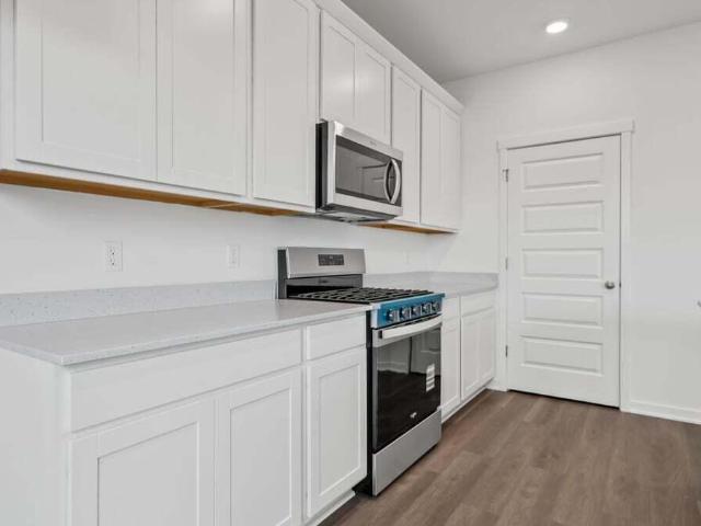 7853 W 106th Place