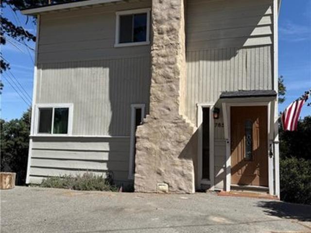 785 County Dr, Crestline, CA 92325