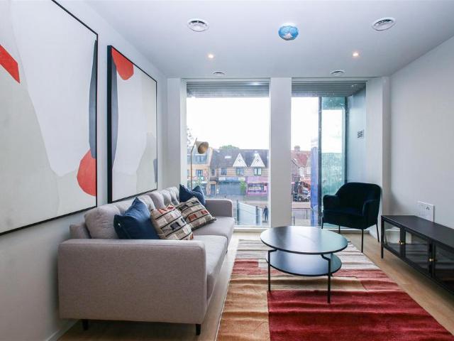 785 Bath Road, Hounslow TW5 1 bed apartment to rent £1,675 pcm £387 pw