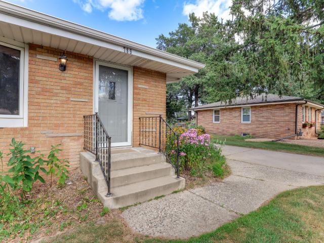 785 Grandview Avenue W