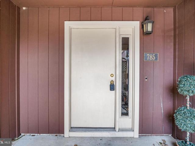 785 Lee Lane