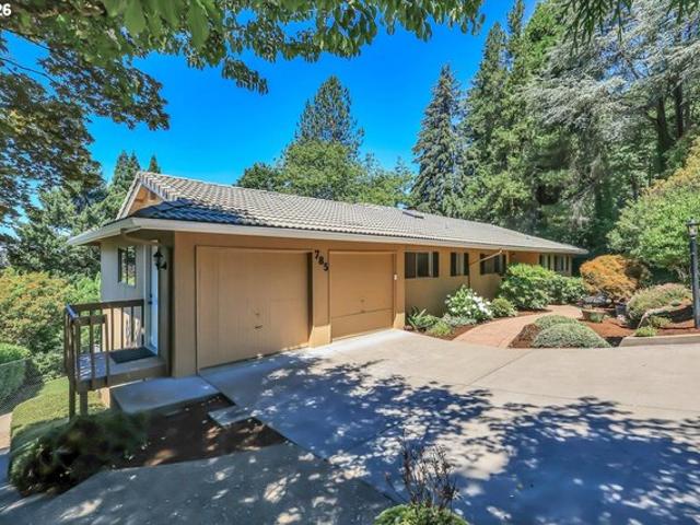 785 SW 84th Ave, Portland, OR 97225