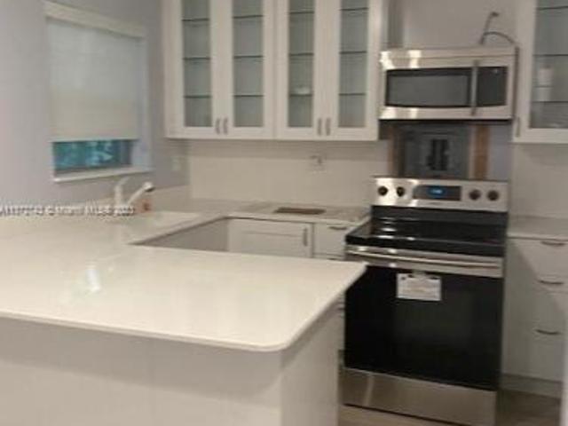 7865 57th Ave SW #48D, South Miami, FL 33143