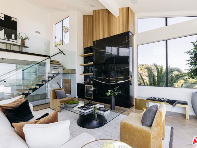 7866 Fareholm Drive