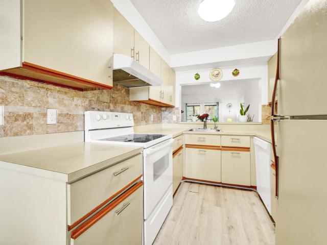 7867 Willow Spring Dr, Unit 821, Lake Worth, FL 33467 | MLS #B26029