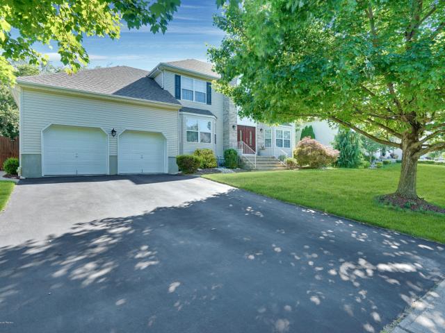 786 Applewood Court