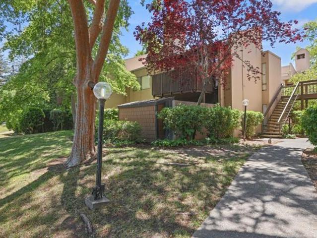 786 E Woodside Ln 8, Sacramento, CA