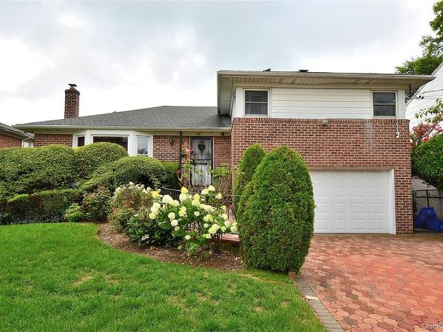 786 E Carl Ave, Baldwin, NY 11510