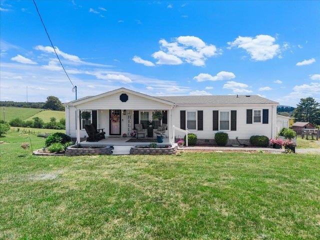 786 Huffville Rd NE, Pilot, VA 24138