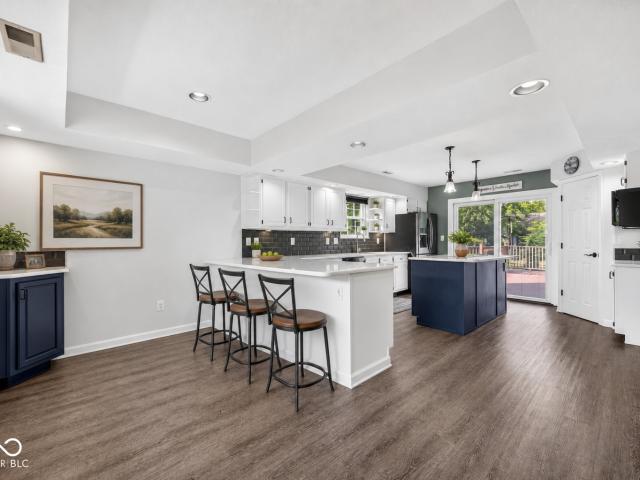 786 Lake Crossing Court