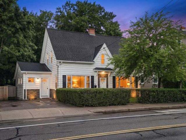 786 Providence St, West Warwick, RI 02893