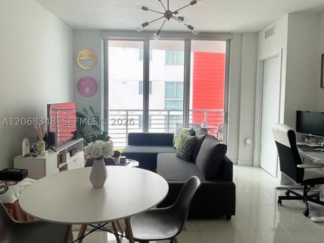 7875 NW 107th Ave Apt 605, Doral, FL 33178