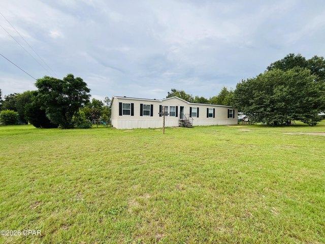 7876 Paula St, Sneads, FL 32460
