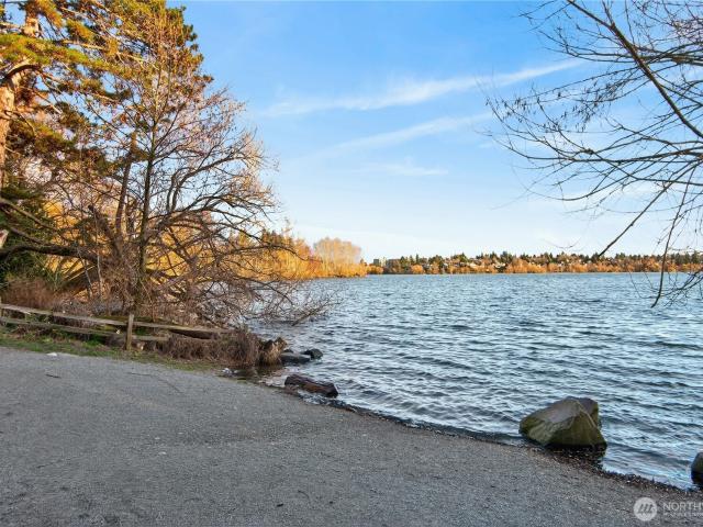 7870 Green Lake Dr N, Unit 10, Seattle, WA 98103 | MLS #2485
