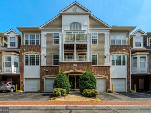7871 Rolling Woods Ct Apt 401, Springfield, VA 22152