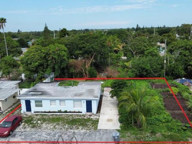 7871 Terrace Rd, Lake Worth, FL 33462