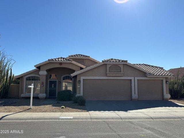7873 W Adobe Dr, Glendale, AZ 85308