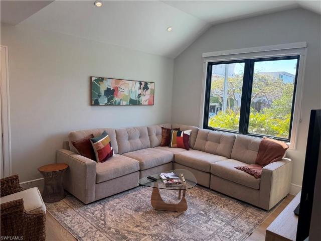 787 4th Ave S, Naples, FL 34102 | MLS #225046 | Compass