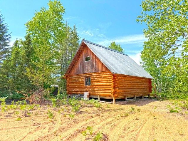 7887 N Beaver Rd, Paradise, MI 49768