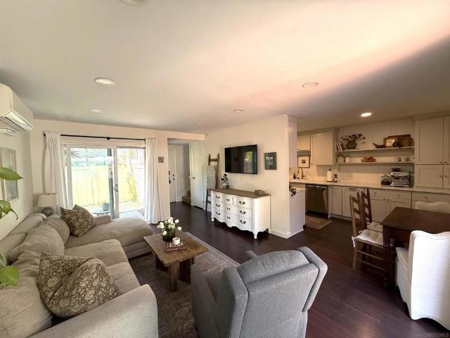 7887 Nightingale Way