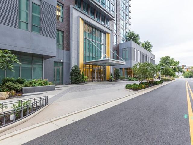 7887 Jones Branch Dr Unit 1002, McLean, VA 22102