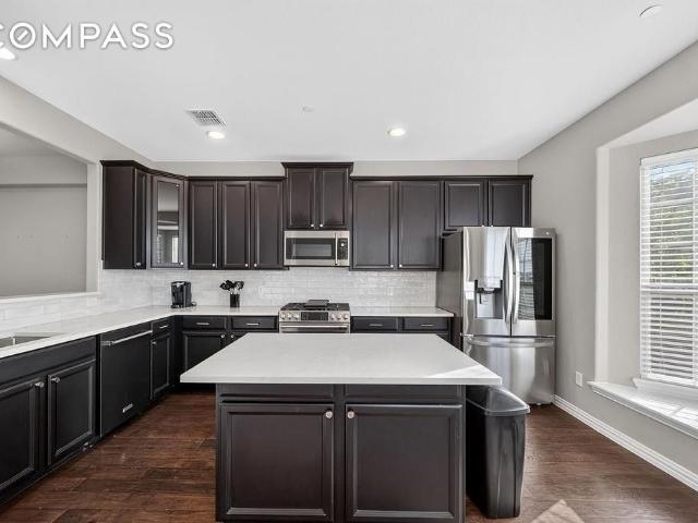 7880 Oxer Dr, Irving, TX