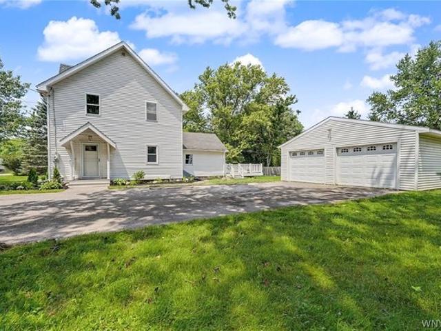 7881 Seneca St, East Aurora, NY 14052