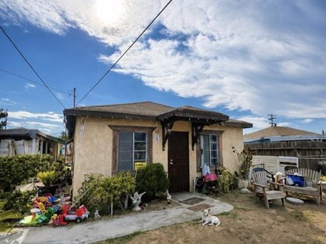7883 Eucalyptus Dr, Highland, CA 92346