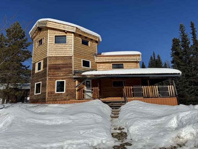 788 Goldstream Rd, Fairbanks, AK 99709