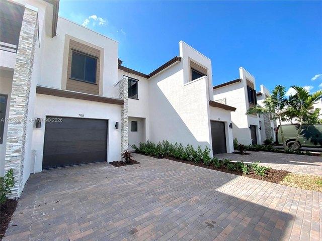 788 NE 208th Ln, Miami Gardens, FL 33179