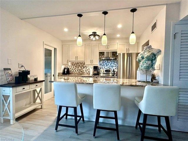 788 Park Shore Dr Apt A29, Naples, FL 34103