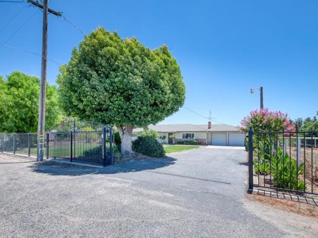 7895 W McKinley Ave, Fresno, CA 93723