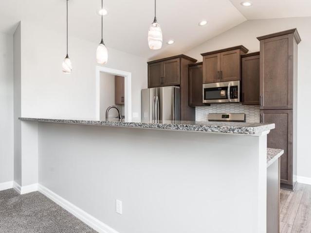 7897 Nesting Eagle Street