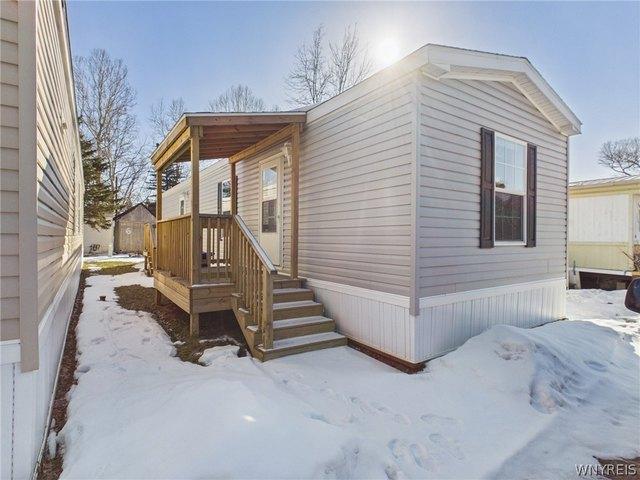 7898 Boston State Rd Trlr 27, Hamburg, NY 14075