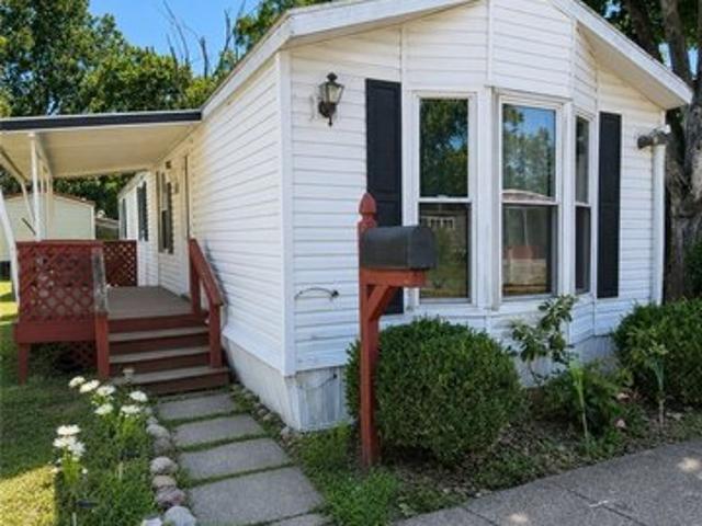 7898 Boston State Rd Trlr 23, Hamburg, NY 14075