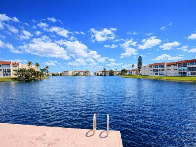 7891 N Sunrise Lakes Dr Apt 310, Sunrise, FL 33322