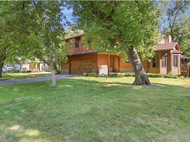 7892 nd St W, Lakeville, MN 55044