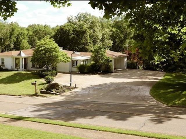 789 Colegate Dr, Marietta, OH 45750