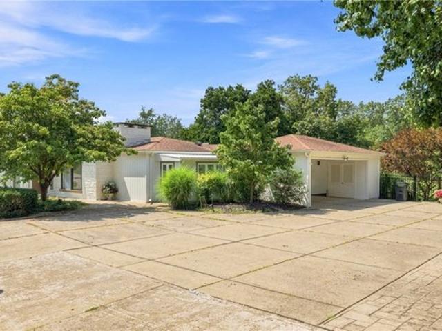 789 Colegate Dr, Marietta, OH 45750