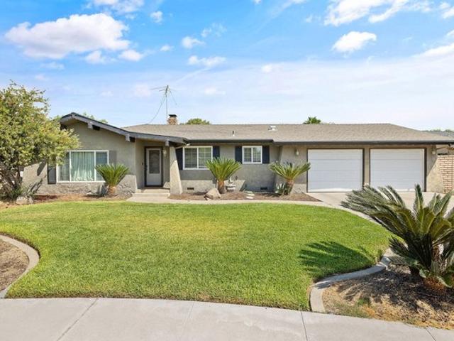 789 E Millwood Dr, Dinuba, CA 93618
