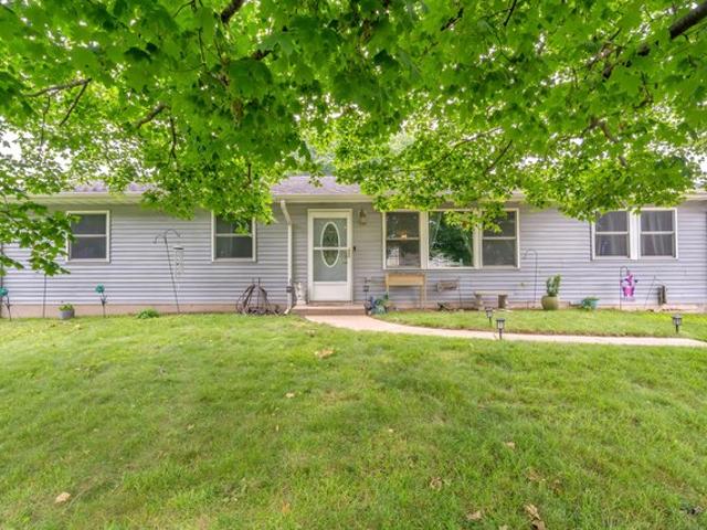 789 Eagle Creek Rd, Valparaiso, IN 46385
