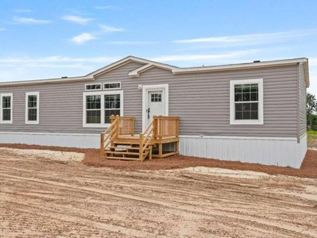 789 Hires Rd, Jesup, GA 31545